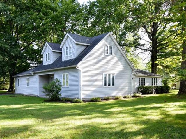 10006 Bell Rd, Newbury, OH 44065