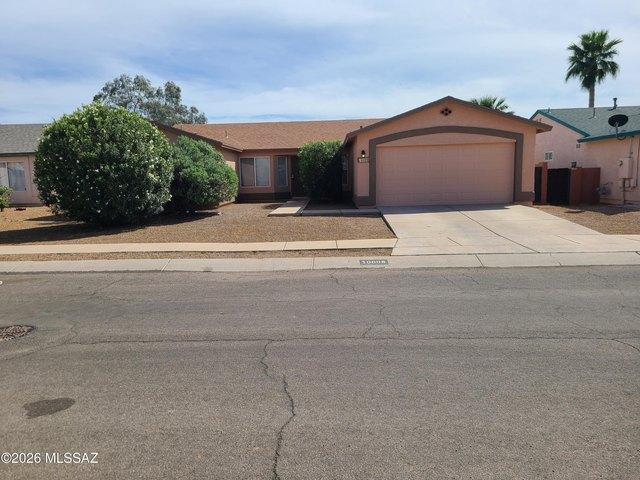 10008 E Moonstruck Way, Tucson, AZ 85747
