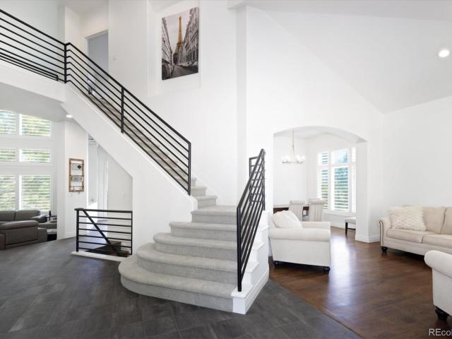 10008 Oak Tree Court