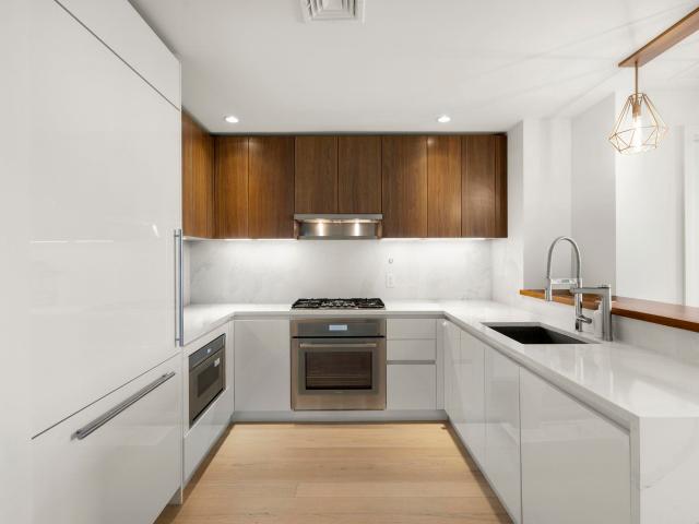1000 Maxwell Lane # 8A