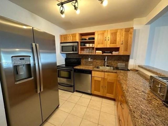 1000 Michigan Ave #201, Miami Beach, FL 33139