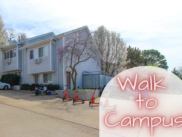 1000 N Molly Ct, Fayetteville, AR 72701