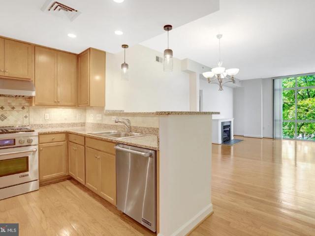 1000 N Randolph Street N # 304
