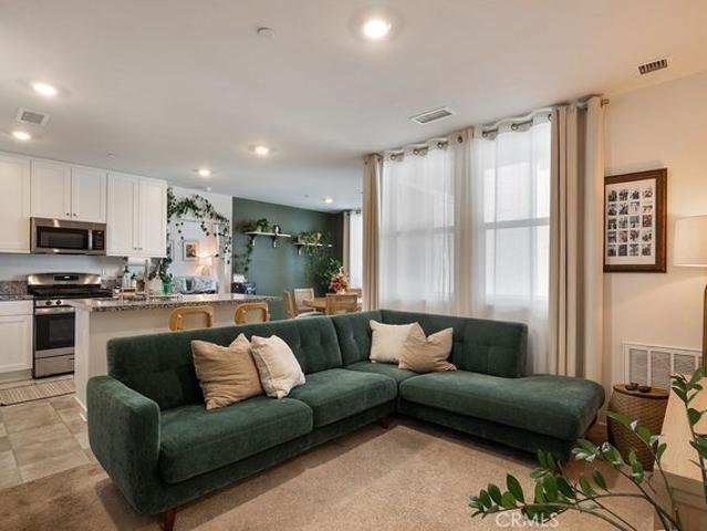 1000 N Tangent Privado Unit 202, Ontario, CA 91764