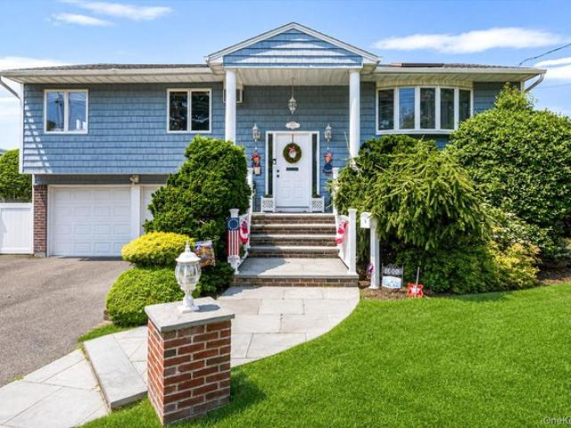 1000 Oakfield Ave, North Bellmore, NY 11710