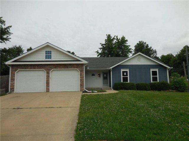 1000 Oakwood St, Harrisonville, MO 64701