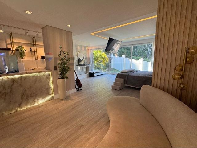 1000 Área Útil Casa de Condomínio Alugar, 6 Dormitórios localizado em Avenida Osvaldo Reis, 3299, Praia Brava, Itajaí, Santa Catarina, 88306773 | Brasil