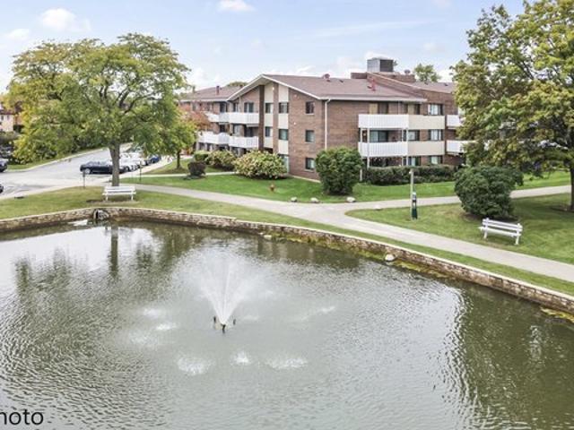 1000 Bayside Dr Unit 212, Palatine, IL 60074