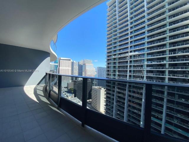 1000 Brickell Plaza, Unit 3207, Miami, FL 33131 | MLS #A11919 | Compass