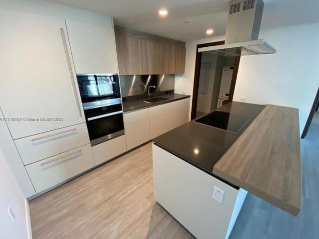 1000 Brickell Plaza #3709, Miami, FL 33131