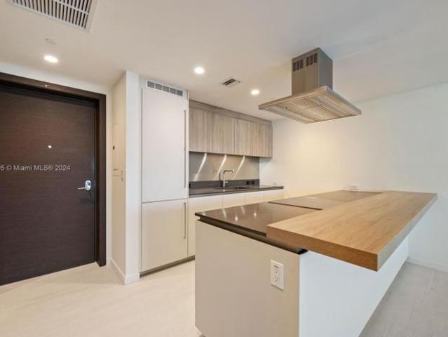 1000 Brickell Plaza #3206, Miami, FL 33131
