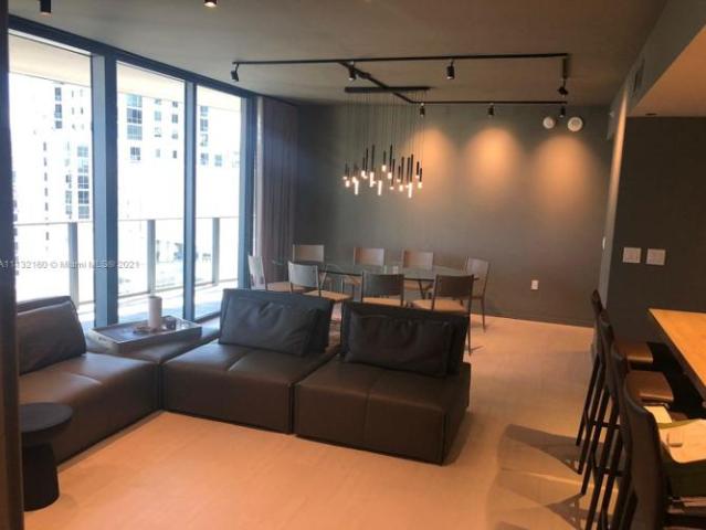 1000 Brickell Plaza #4109 Miami, FL 33131