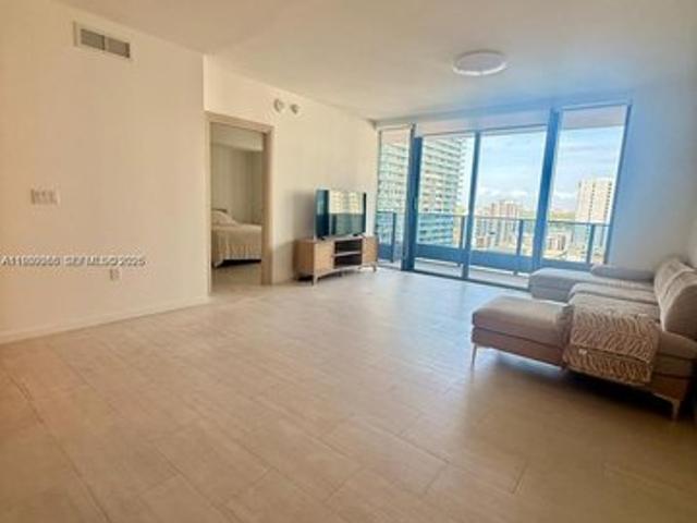 1000 Brickell Plz Unit 2008, Miami, FL 33131