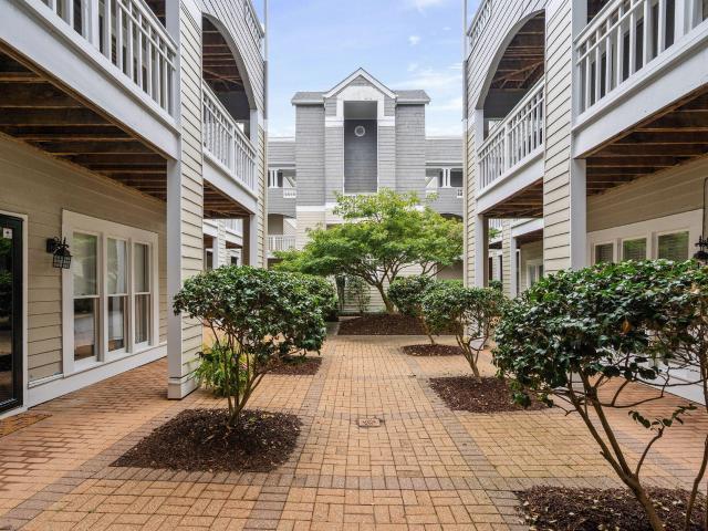 1000 Brighthurst Drive 304