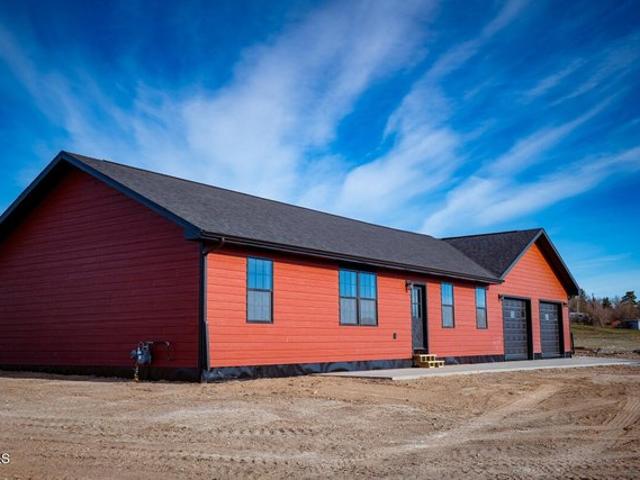 1000 Bruegger St, Alexander, ND 58831