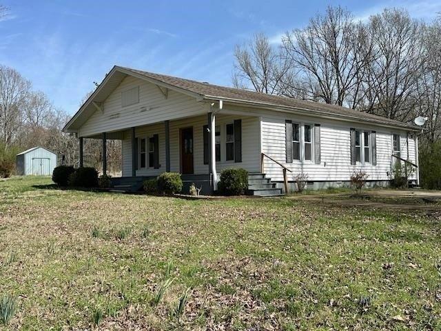 1000 Corinth Rd, Darden, TN 38328