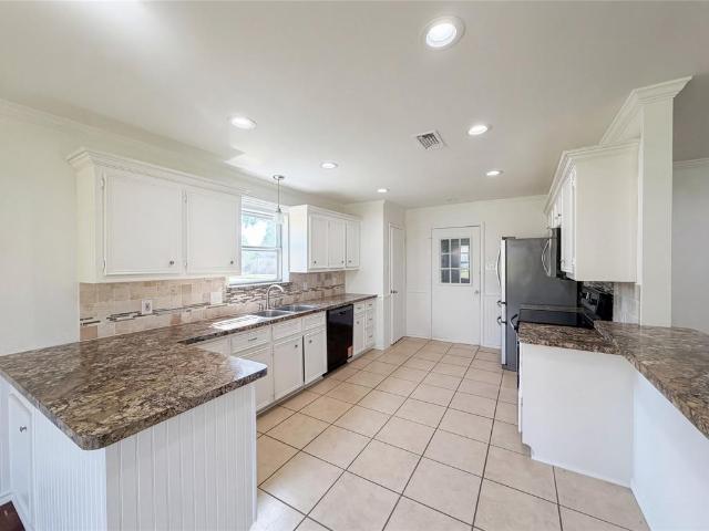 1000 Dorsey St, Burleson, TX 76028 | MLS #21226 | Compass