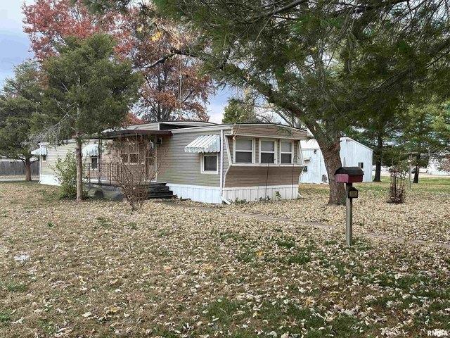 1000 Dover St, Centralia, IL 62801