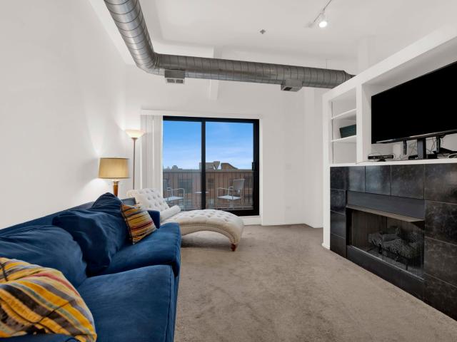 1000 E 53rd Street # 603