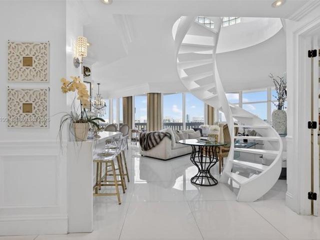 1000 E Island Blvd Ph 9, Aventura, FL 33160