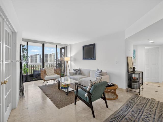 1000 E Island Blvd, Unit 2105, Aventura, FL 33160 | MLS #A11993 | Compass