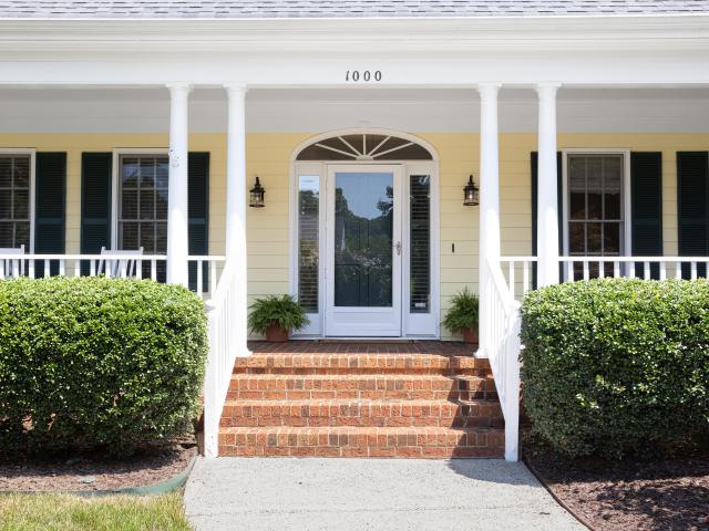 1000 E Oak Drive