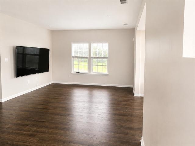 1000 Grey Fox Cir