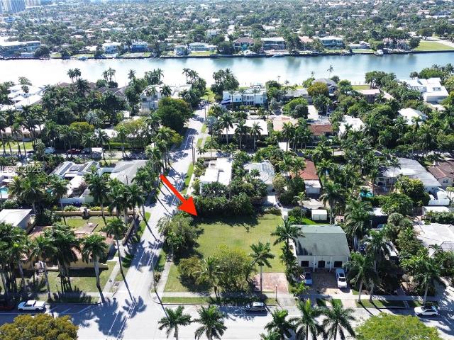 1000 Harrison St, Hollywood, FL 33019 | MLS #A11964 | Compass