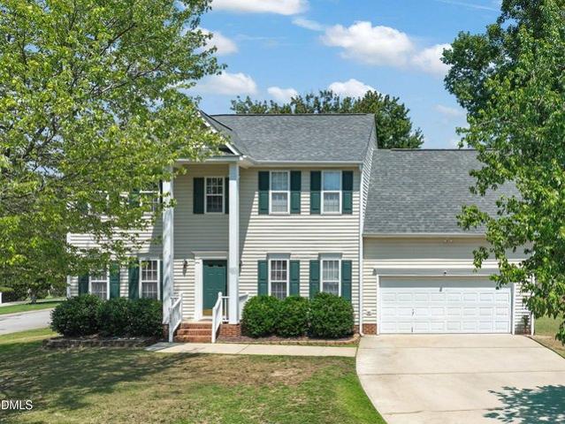 1000 Holly Meadow Dr, Holly Springs, NC 27540