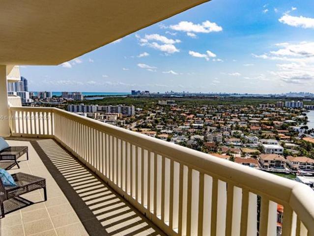 1000 Island Blvd W #2712, Aventura, FL 33160