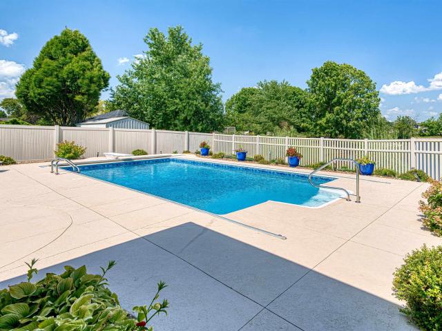 1000 Kingswood Drive