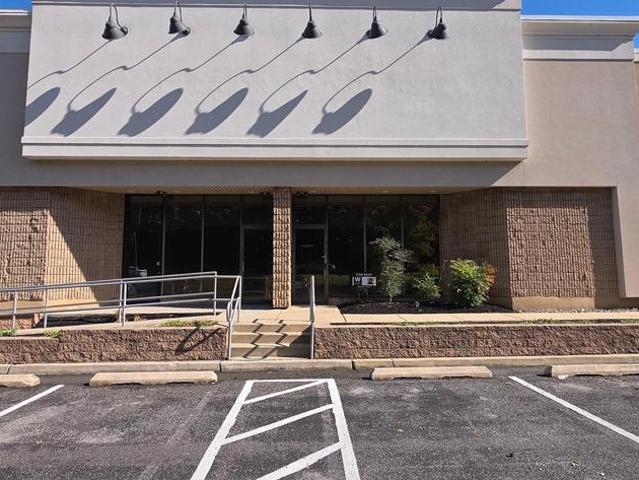 1000 Lincoln Drive E