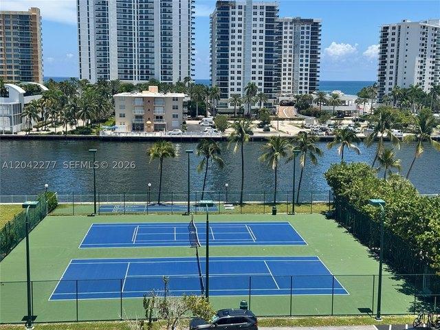 1000 Parkview Dr Apt 726, Hallandale Beach, FL 33009