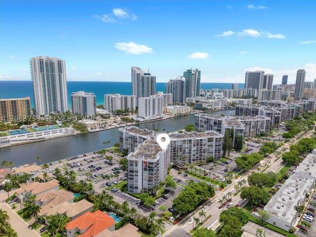 1000 Parkview Dr Apt 1007, Hallandale Beach, FL 33009