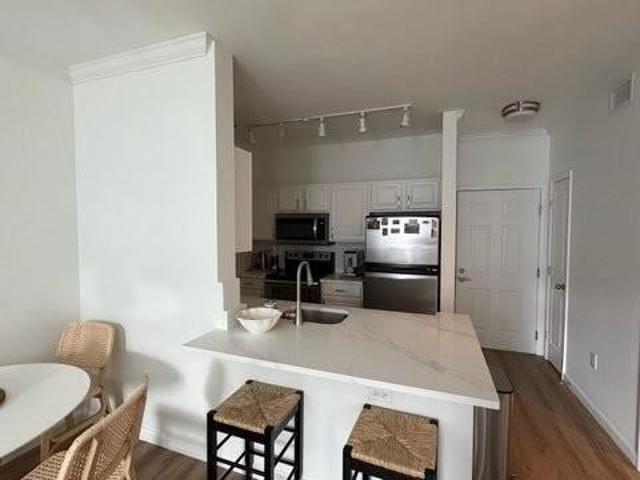 1000 Providence Place 384