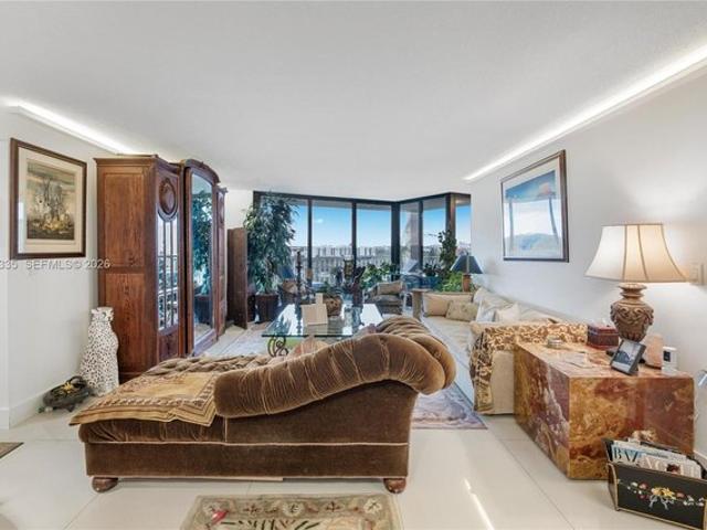 1000 Quayside Ter Apt 1107, Miami, FL 33138