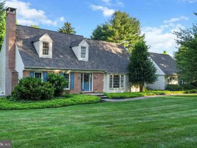 1000 RUSSELL LN, WEST CHESTER, PA 19382 Single Family Residenc.