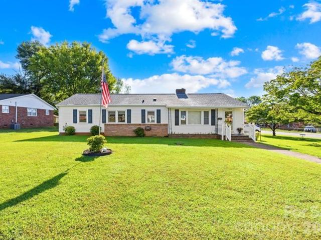 1000 Radio Rd, Statesville, NC 28677