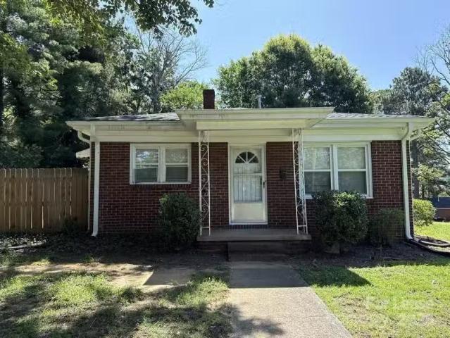 1000 Roanoke Avenue, Charlotte, NC 28205
