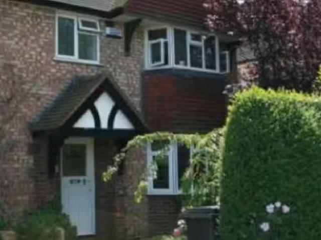 1000 Room for rent in Guildford