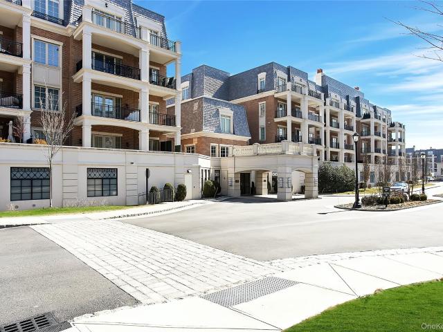 1000 Royal Court 1105