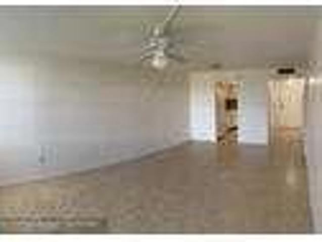 1000 St Charles Pl #320, Pembroke Pines, FL 33026