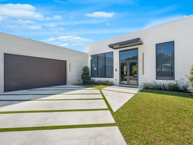 1000 SW 93rd Ave, Plantation, FL 33324