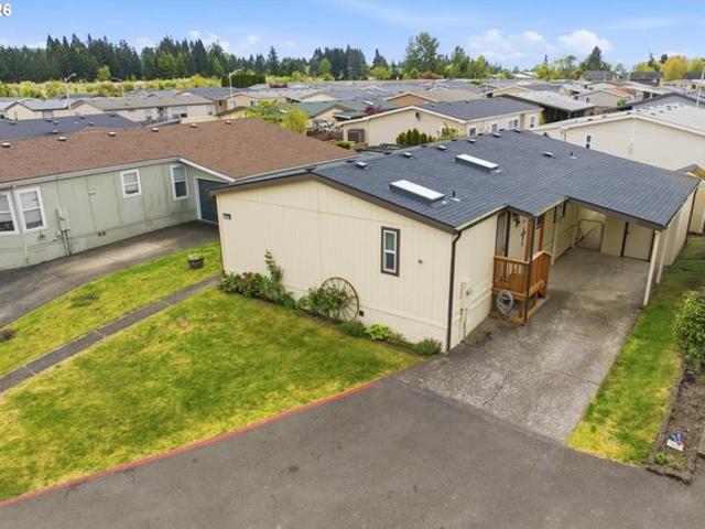 1000 S McKern Ct Unit 102, Newberg, OR 97132