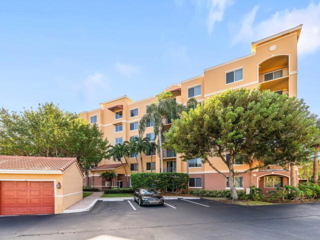 1000 Scotia Dr, Unit 105, Hypoluxo, FL 33462 | MLS #B26004 | Compass