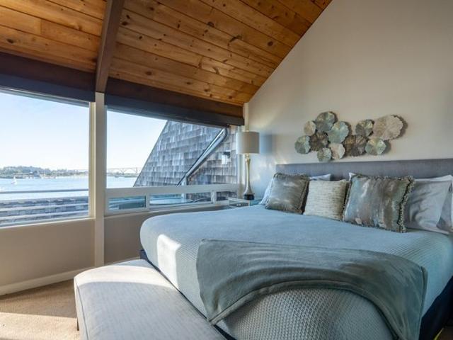 1000 SE Bay Blvd Unit G18, Newport, OR 97365
