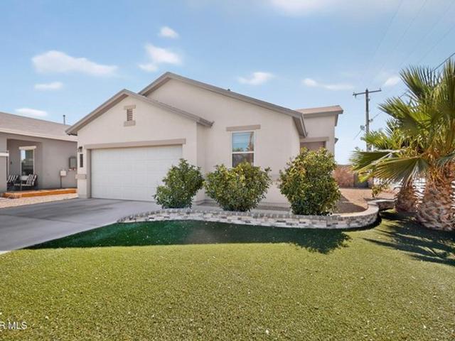 1000 Skyblazer Pl, Horizon City, TX 79928