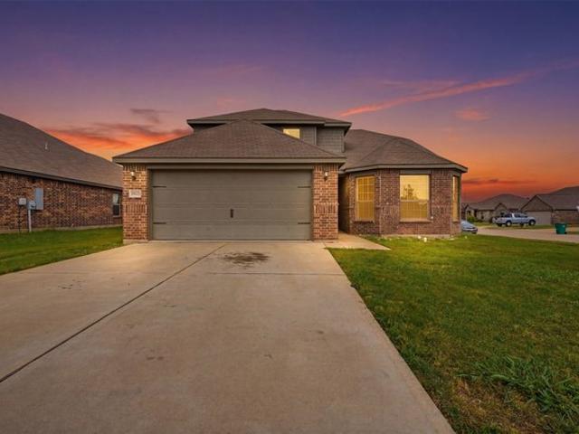 1000 Tumbleweed Trl, Crowley, TX 76036
