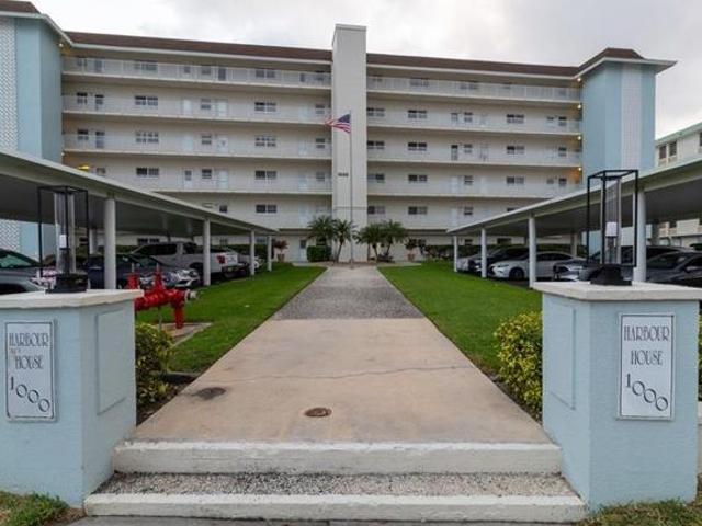 1000 Tarpon Center Dr #404, Venice, FL 34285