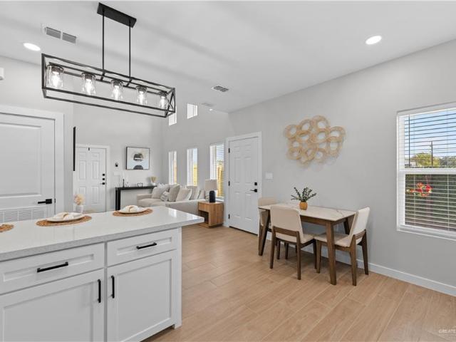 1000 W 8th Street 2